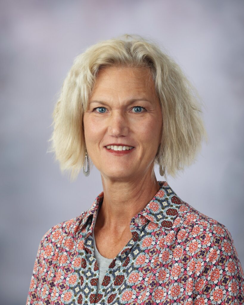 Mrs. Sandy Van Zonneveld – Lynden Christian School